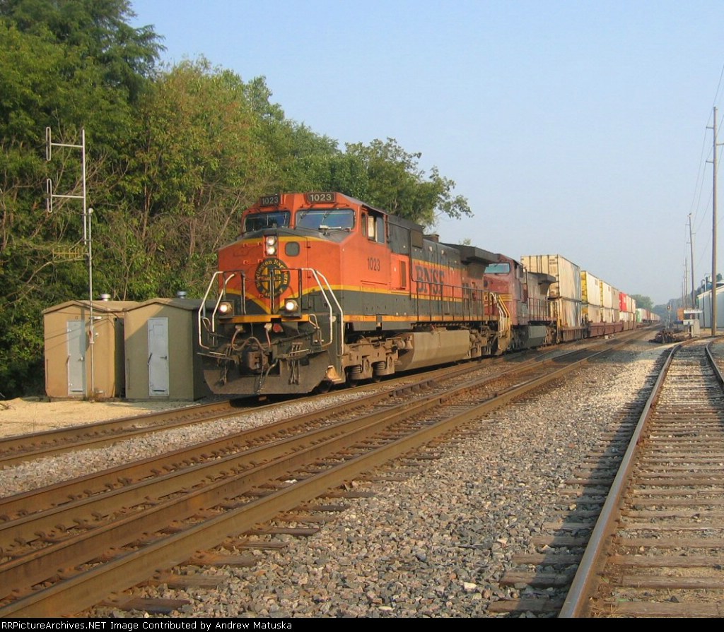 BNSF 1023